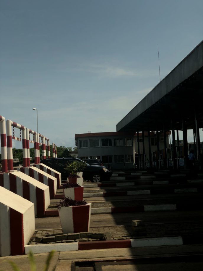 The Zikoko Guide To Crossing Seme Border | Zikoko!