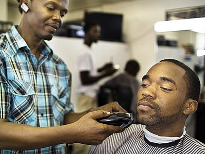 15 Pictures That Are Too Real For People With A Nigerian Barber | Zikoko!
